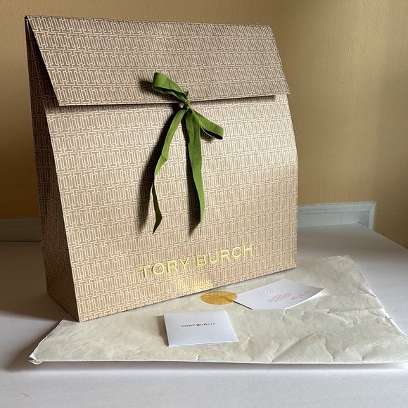 Tory Burch | Bags | Tory Burch Paper Gift Bag Receipt Holder White ...